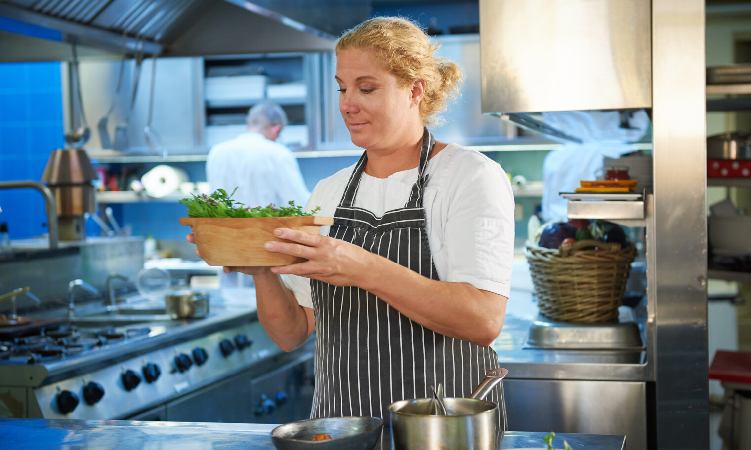 СЛОВЕНКАТА АНА РОШ ИЗБРАНА ЗА НАЈДОБРА ГОТВАЧКА НА СВЕТОТ - СМАРТ - СДК МК