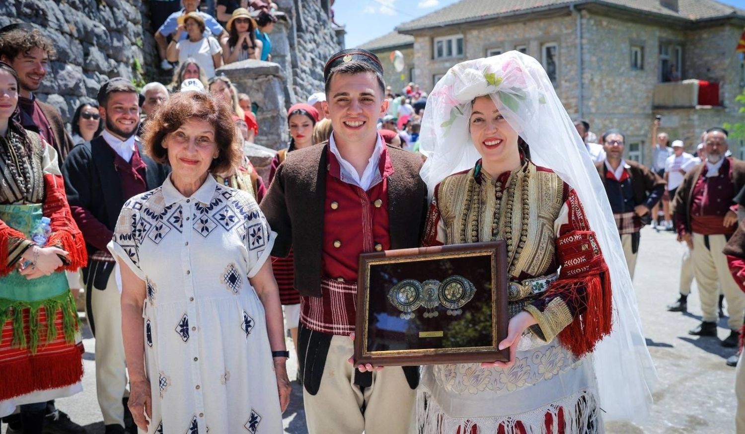 Лилјана Михајлоска и Јован Филипоски се венчаа на традиционалната Галичка свадба - GRID.mk